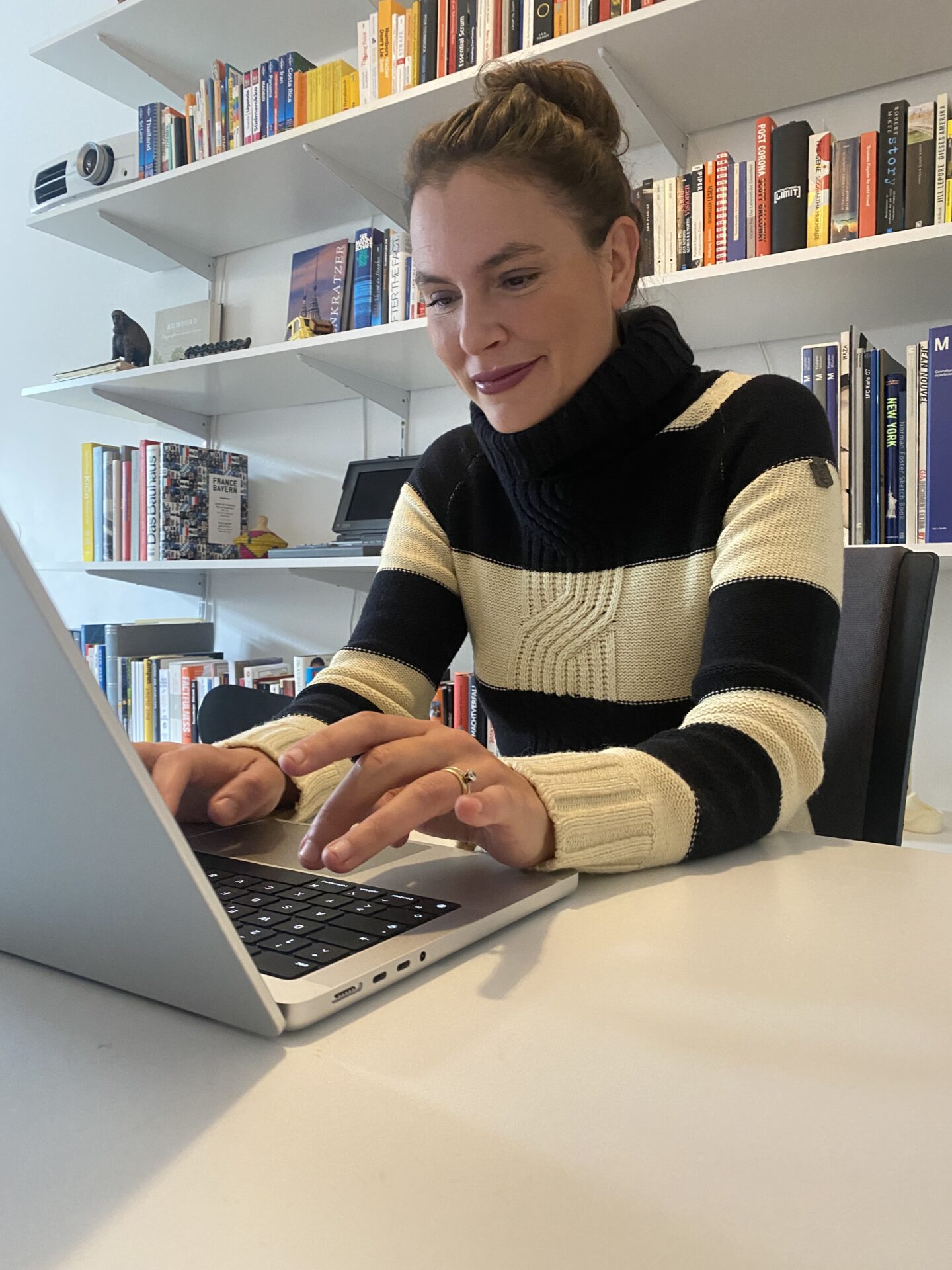 Streetstyle aus München: Janina macht aus Vorlesen ein Start-Up